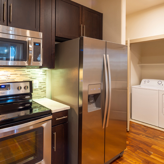 1 & 2 Bedroom Apartments in Houston | Block 334 Apts